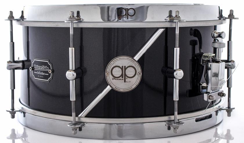 Caixa AP Drums Inox Black Steel Chrome Stripe 13x7"